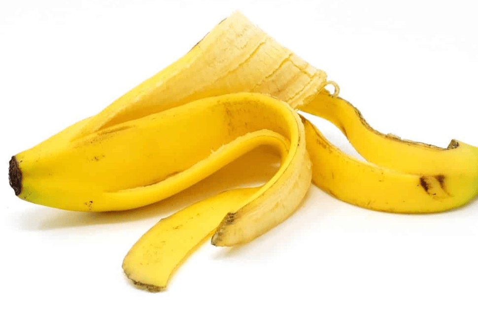 Banana Peel: Nutrition, Benefits and How to Use it