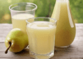 16 Incredible Benefits of Pear Juice and How to Make it