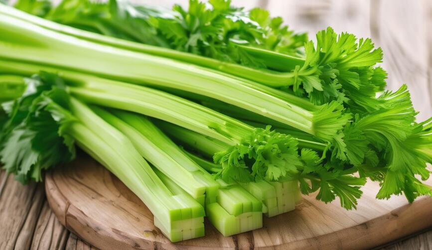 Celery:20 Health Benefits, Side Effects & How to Take It